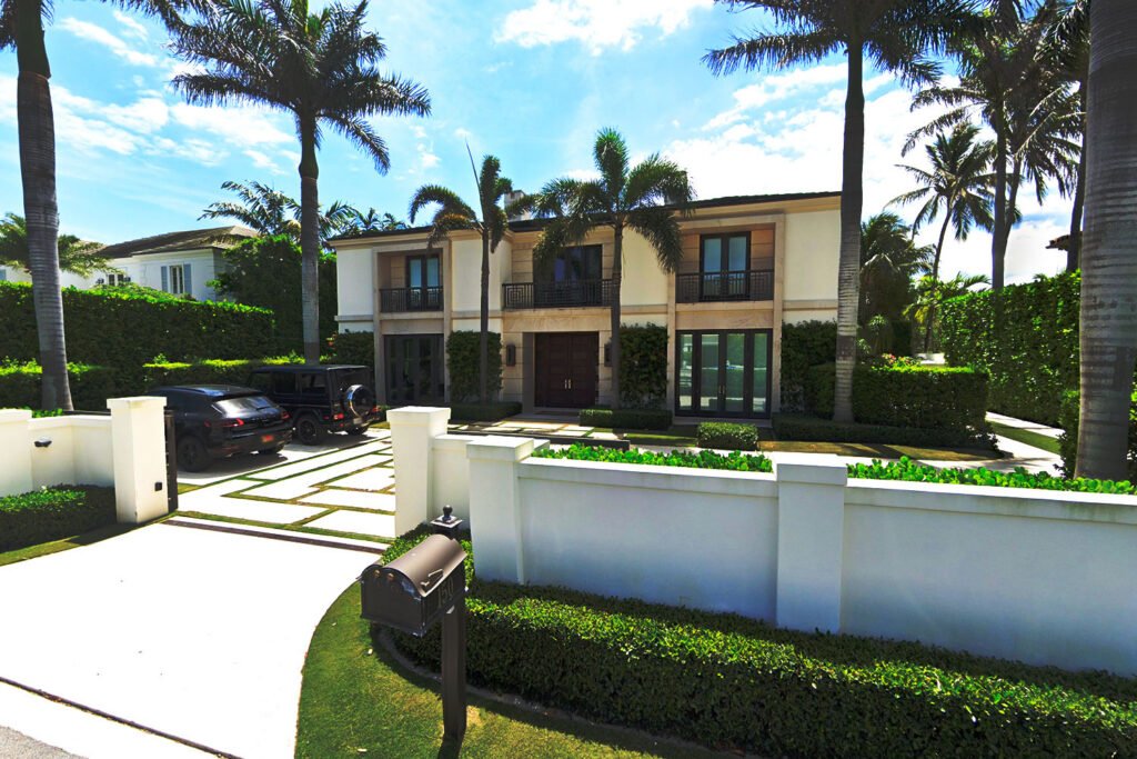 Hedge Funder Finds Buyer at $20 Million For Palm Beach House